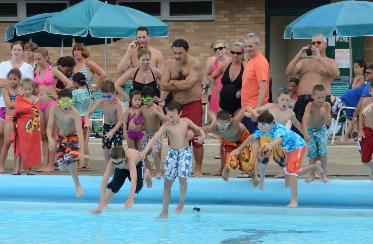 Main Line Best Pools and Splash Pads + Genius Parent Tips for Water Fun ...